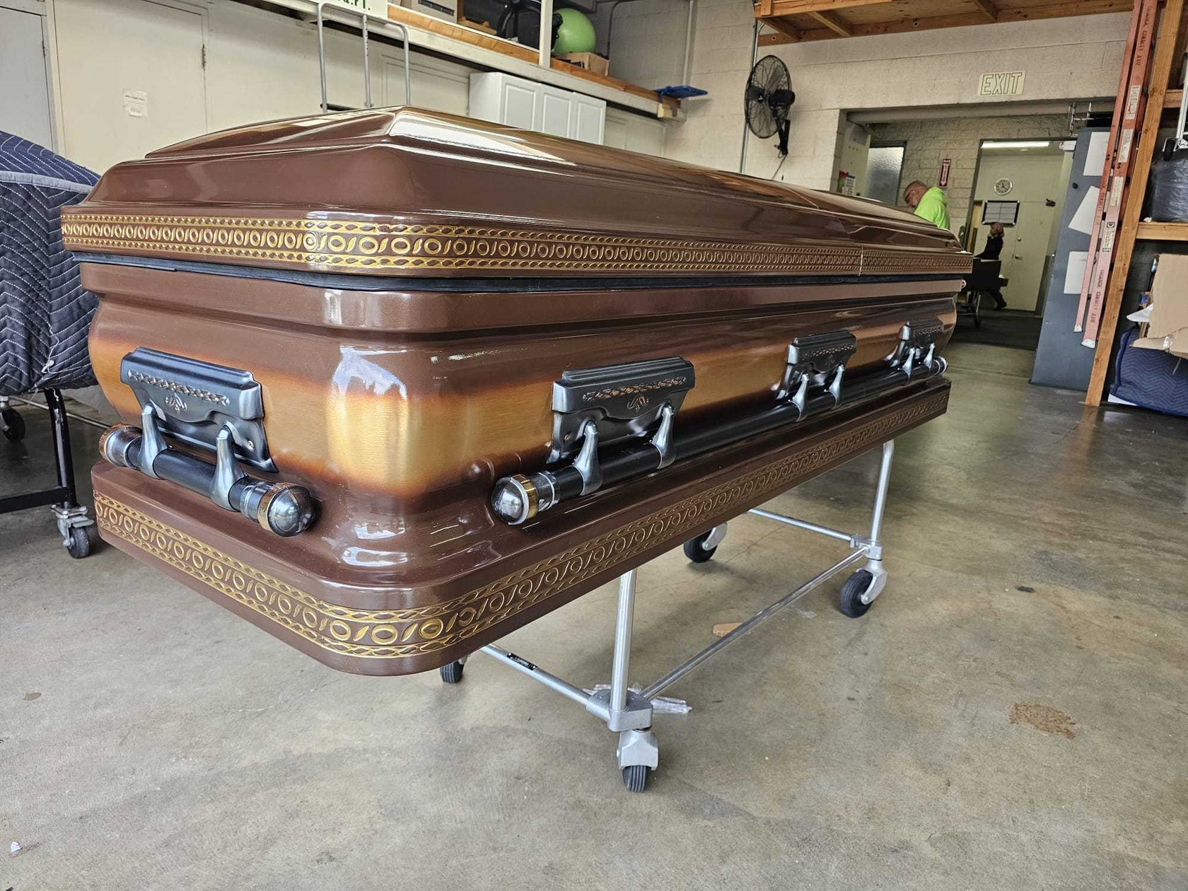 Eternis Bronze Casket (32 oz.) - Titan Casket